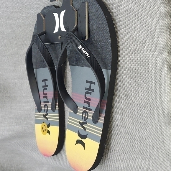 Hurley | Shoes | Nwt Hurley Multicolor Flip Flops Sandals Slipon Black ...